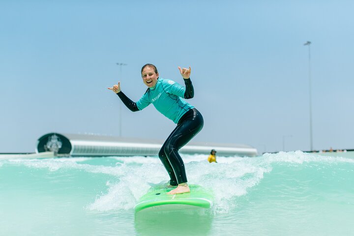 Small Group Surfing Activity in Urbnsurf Melbourne Surf Park, Australia ...